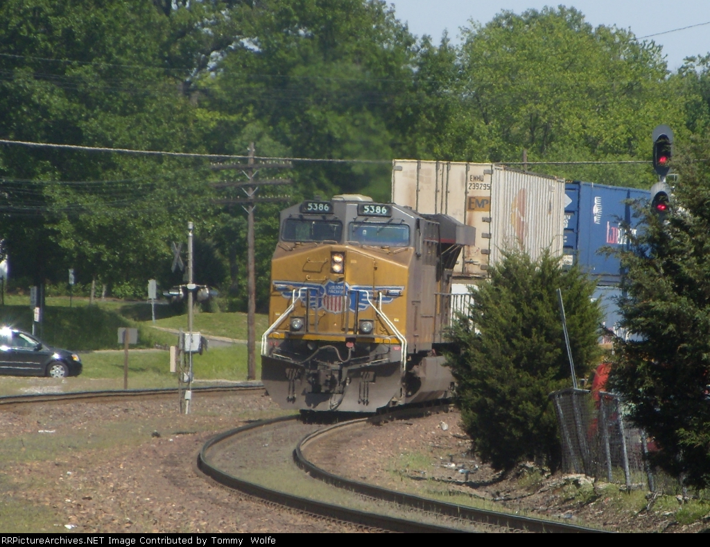 UP 5386 serves as the DPU on ZSEMN